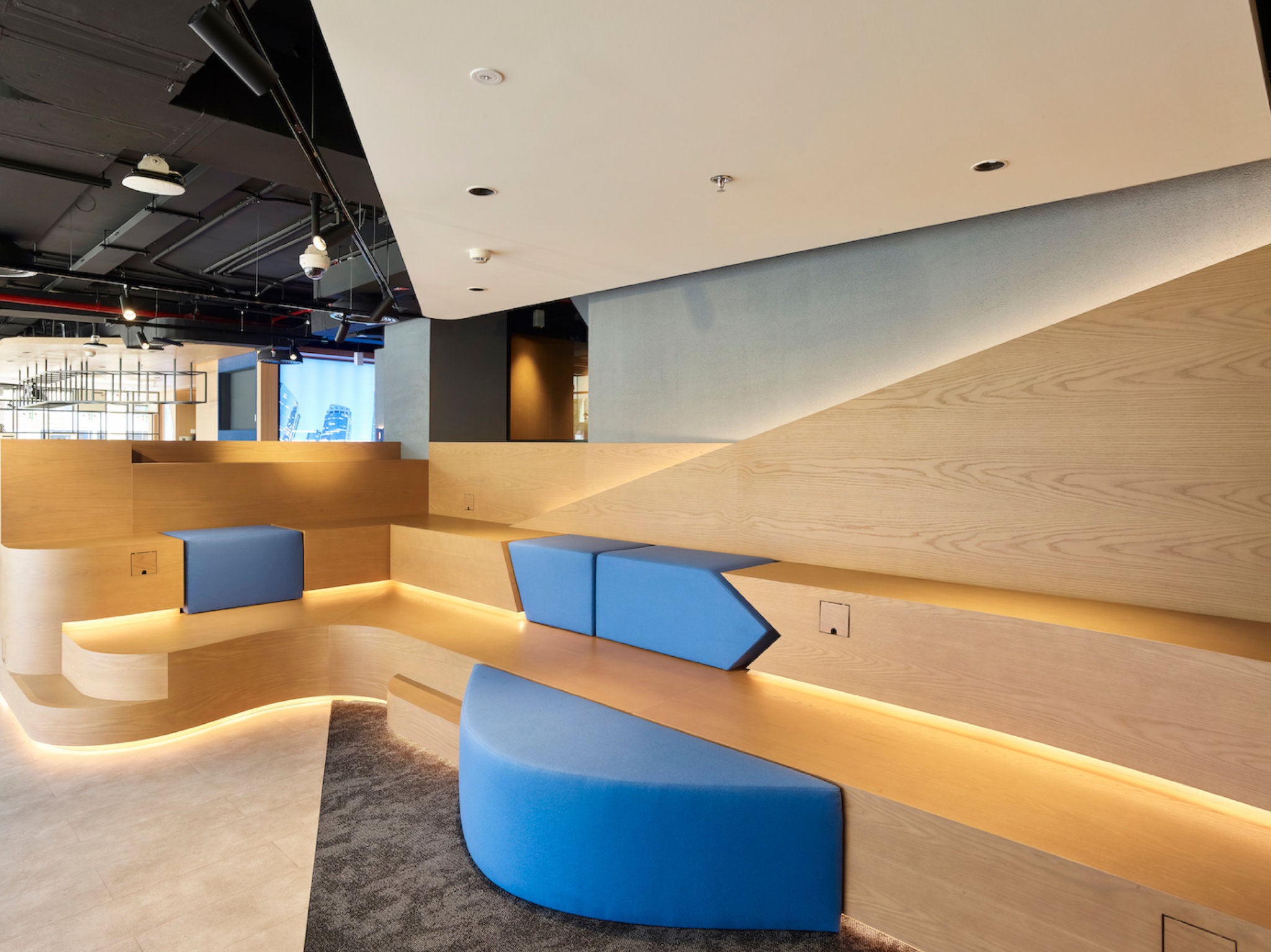 DMCC Co-Working Center - Swiss Bureau Interior Design Company Dubai ...